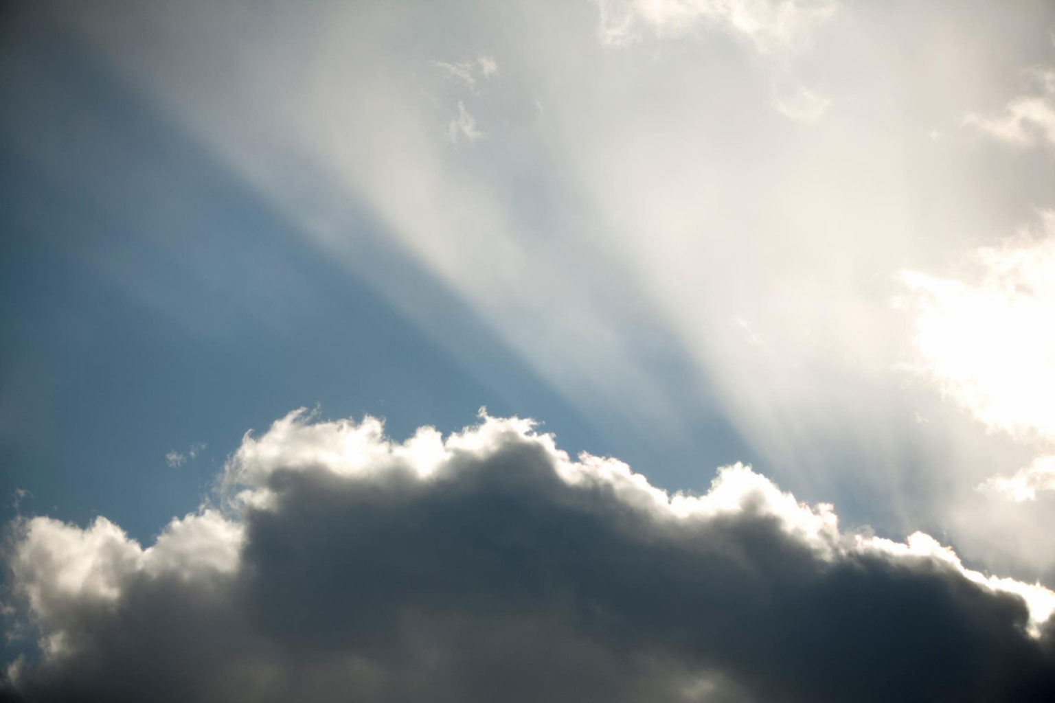 3 Ways to Think Clearly in Cloudy Times - INCM